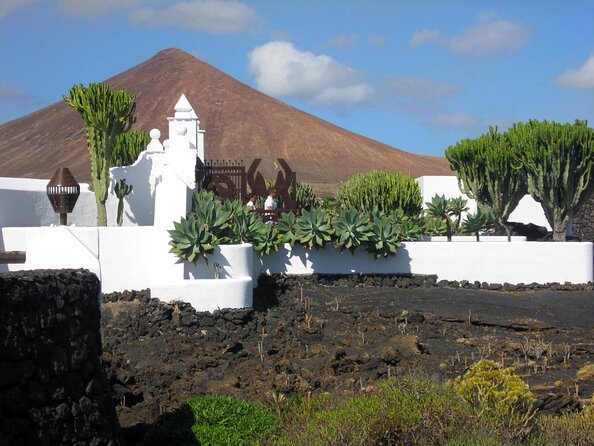 Cesar Manrique Artworks Jameos - Key Points