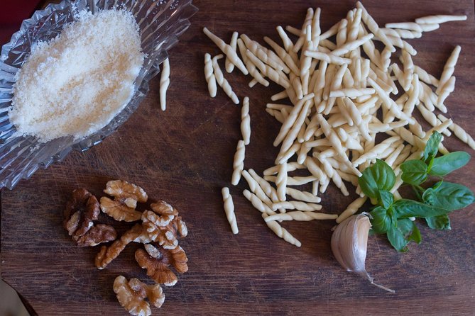 Cesarine: Small group Pasta and Tiramisu class in La Spezia - Key Points