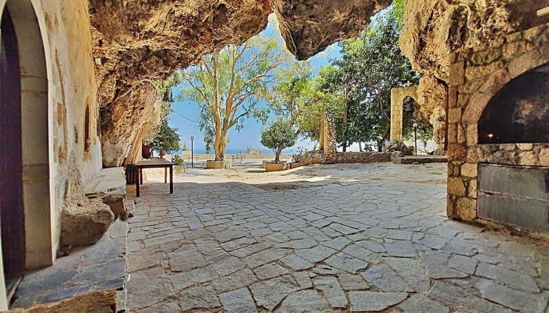 Chania Unfiltered: Craft Beer Tasting & Hidden Cave Hike - Why This Tour Works Well