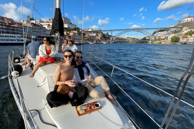 Charming tour of the Douro on a shared sailboat for up to 8 people - Charming Tour of the Douro on a Shared Sailboat for Up to 8 People