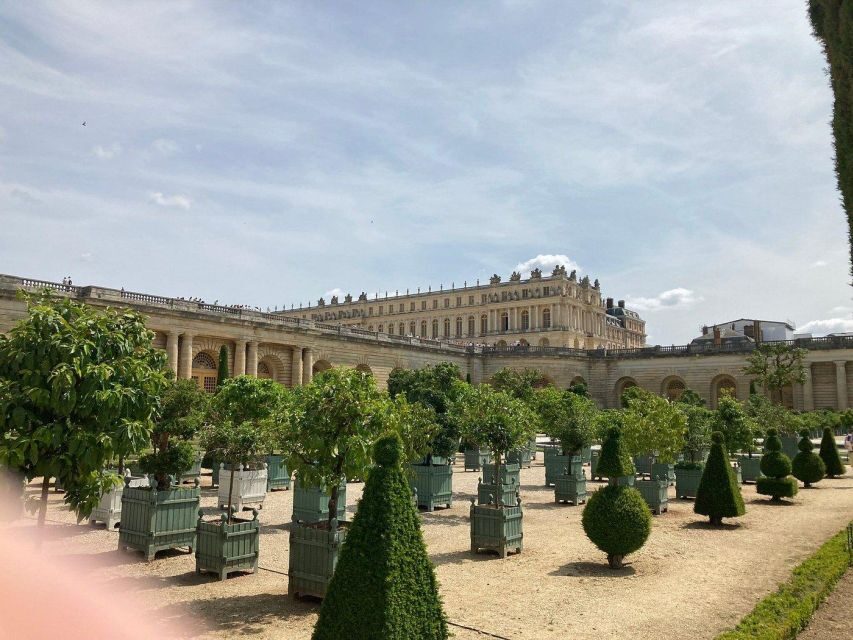 Chateau de Fontainebleau & Chateau de Versailles - An In-Depth Look at the Tour Experience