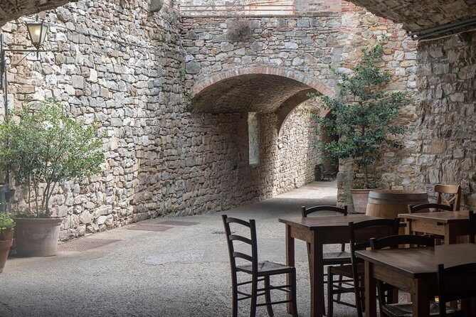 Chianti Classico, Montalcino, Montepulciano by minivan: Wine Tastings & Lunch - What Makes This Tour Stand Out