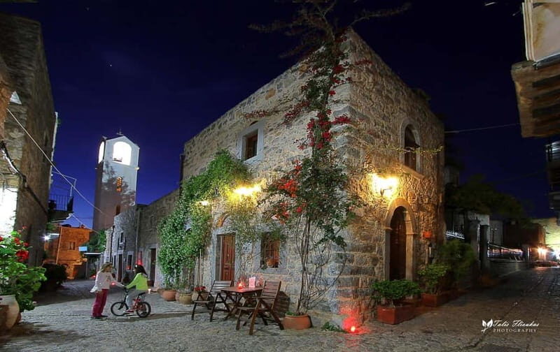 Chios: Masticha Villages Half Day Tour - Visiting Pyrgi: The Painted Village