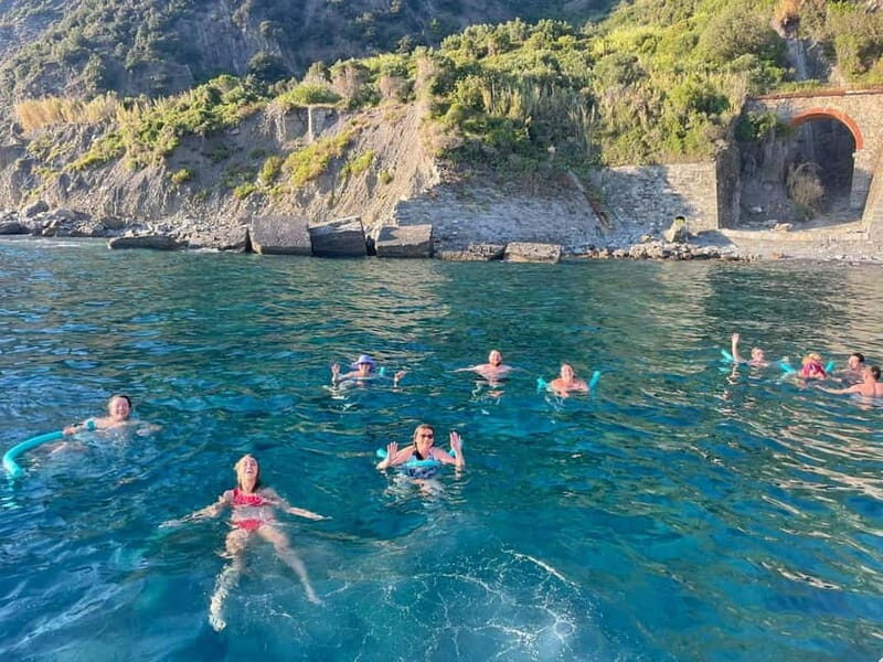 Cinque Terre daily boat tour with traditional ligurian gozzo - Detailed Itinerary: From Monterosso to the Five Villages