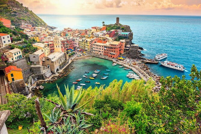 Cinque Terre Small Group or Private Day Tour from Florence - Key Points