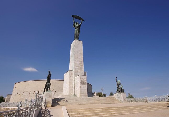 Citadel tour on e-scooter incl. Liberty Statue and panoramic view - Key Points