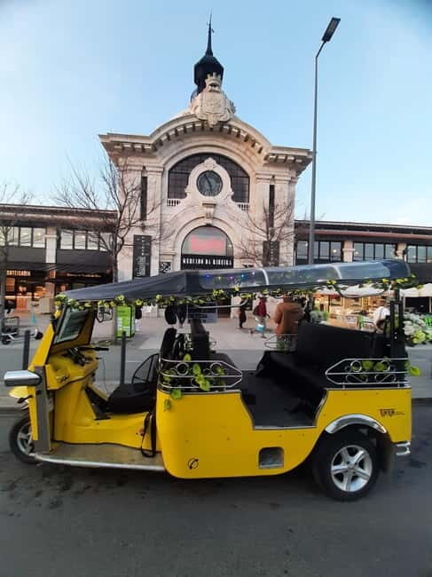 City tour, old downtown sightseeing in Lisbon, - Transportation and Guide