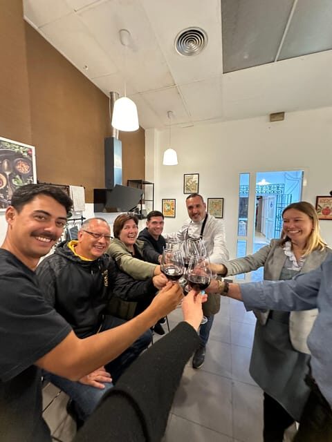 Class of Valencian Paella with welcome drinks and tapas - How the Experience Is Structured