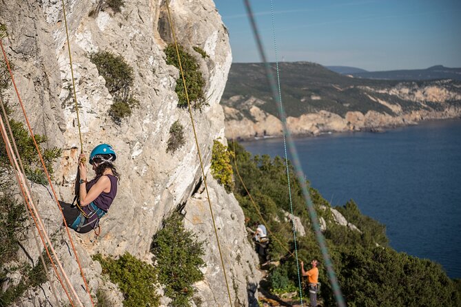 Climbing, Arrábida Natural Park, Setúbal, Sesimbra, near Lisbon - Climbing in Arrábida Natural Park, Setúbal, Sesimbra, near Lisbon