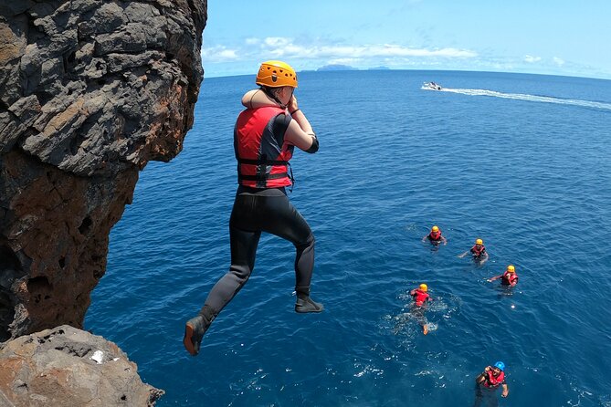 Coasteering Tour - Cliff jumping, swimming, scrambling. - Key Points