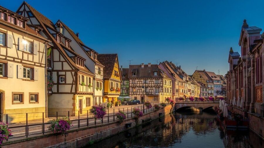 Colmar: Private Guided Walking Tour of the City Center - Deep Dive into the Itinerary