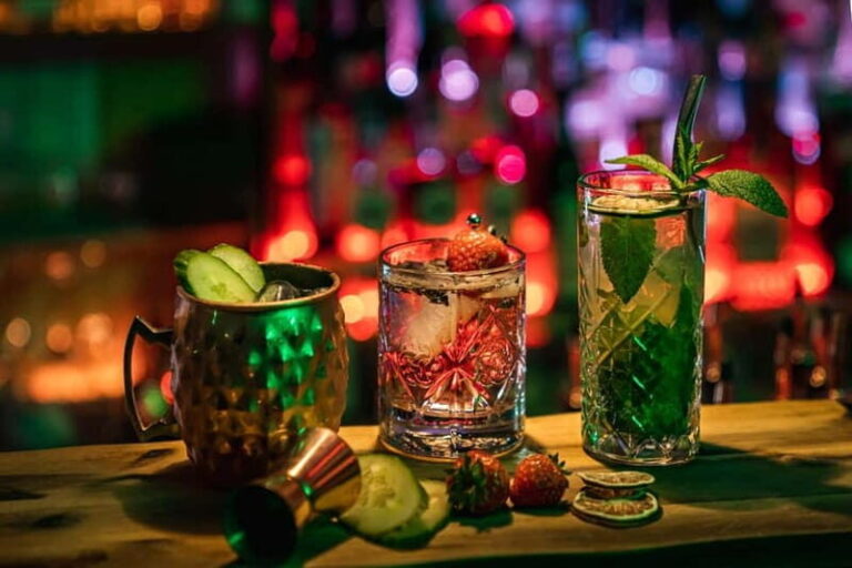 Cologne: Gin Tasting at The Bär with Welcome Cocktail - Arrival & Check-in: Arrive Early to Settle In