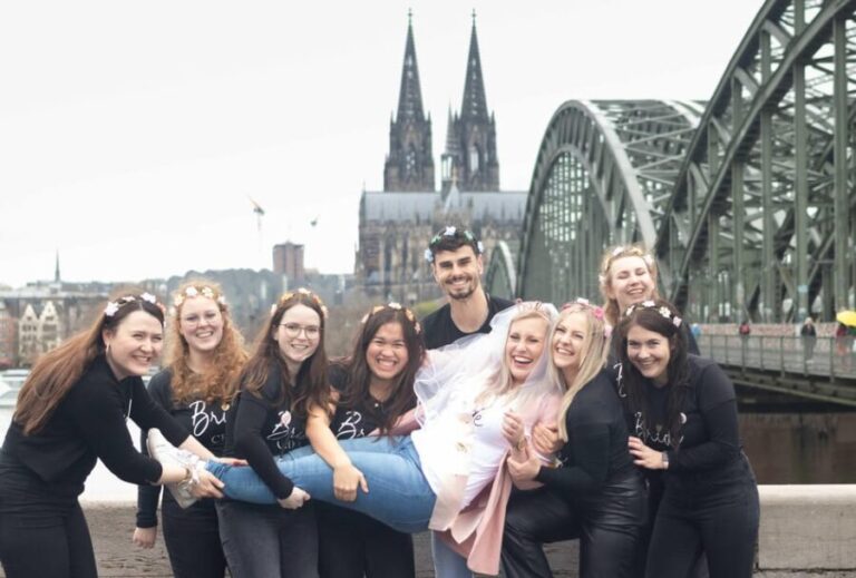 Cologne: JGA Tour in der Altstadt mit Fotoshooting - What to Expect on the Tour