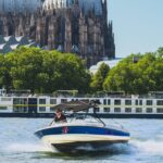 Cologne: Motorboat taster course - Experiencing Cologne from the Water