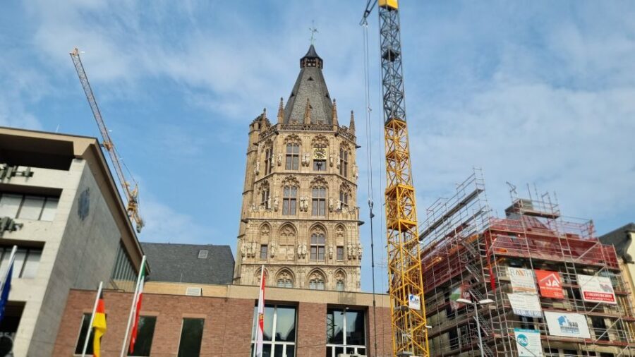 Cologne: Old City Guided Walking Tour - Exploring the Itinerary: What Makes Each Stop Special