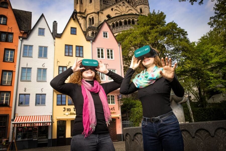 Cologne: Old Town Virtual Reality Walking Tour - Exploring the Old Town