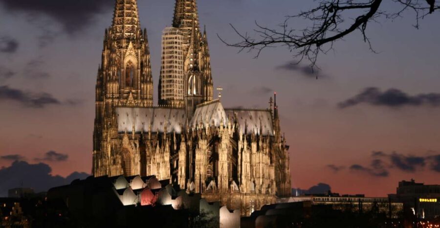 Cologne: Sagen- und Histörchentour in German - Discovering Cologne’s Old Town on a Storytelling Walk