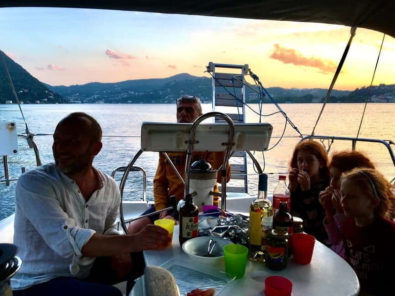 Como: quiet lake tour on a comfortable sailing boat - Who is This Tour Best For?