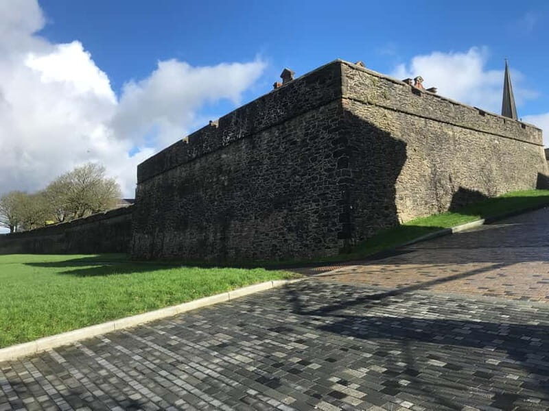 Complete city tour of Derry - Exploring Derry: A Deep Dive