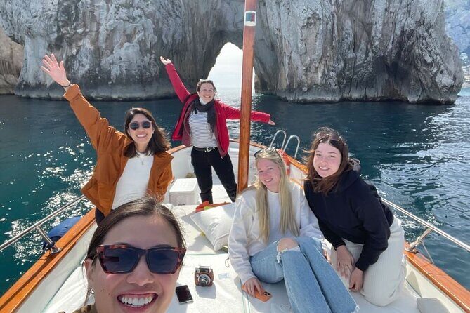 Complete Private Guided Two Hour Tour of the Coast of Capri - The Itinerary: What You’ll See and Experience
