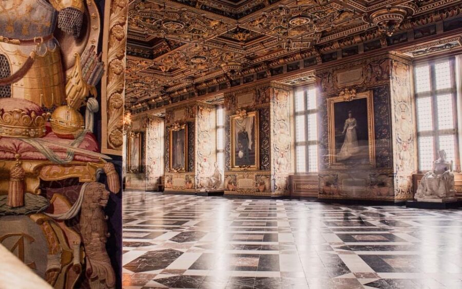 Copenhagen: Frederiksborg Tour in Spanish - Practical Tips for Visitors
