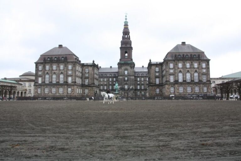 Copenhagen: Highlights & Hygge Guided Walking Tour w/ Lunch - Who Should Consider This Tour?