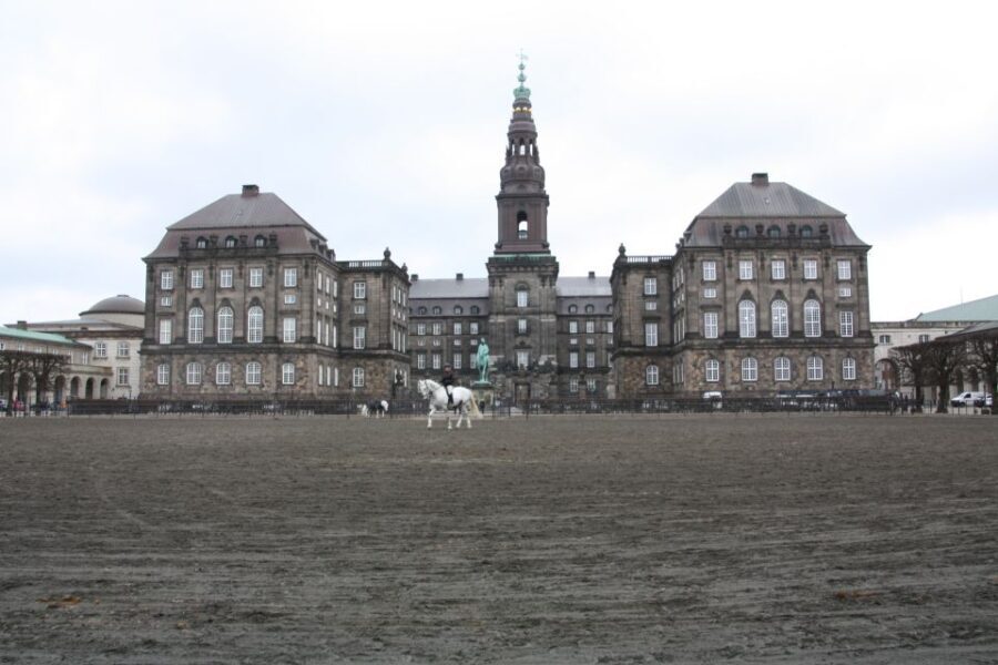 Copenhagen: Highlights & Hygge Guided Walking Tour w/ Lunch - Who Should Consider This Tour?