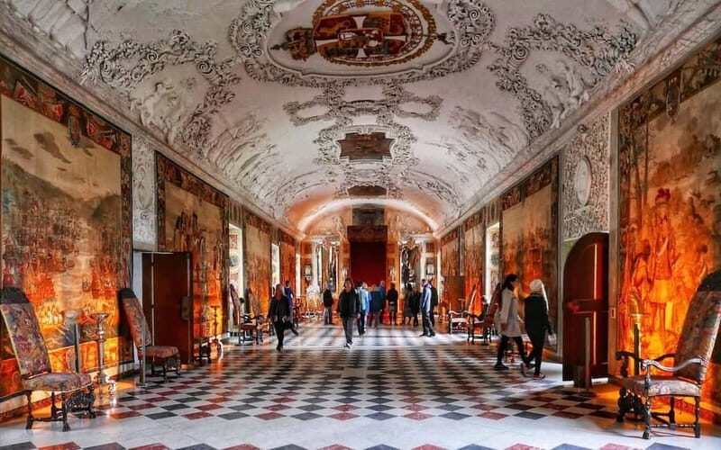 Copenhagen: Rosenborg and Christiansborg Palaces Tour in Spanish - Discovering Rosenborg Palace: A Renaissance Treasure