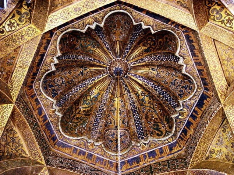 Córdoba: Jewish Quarter, Mosque, and Alcázar Tour - Who Should Take This Tour?