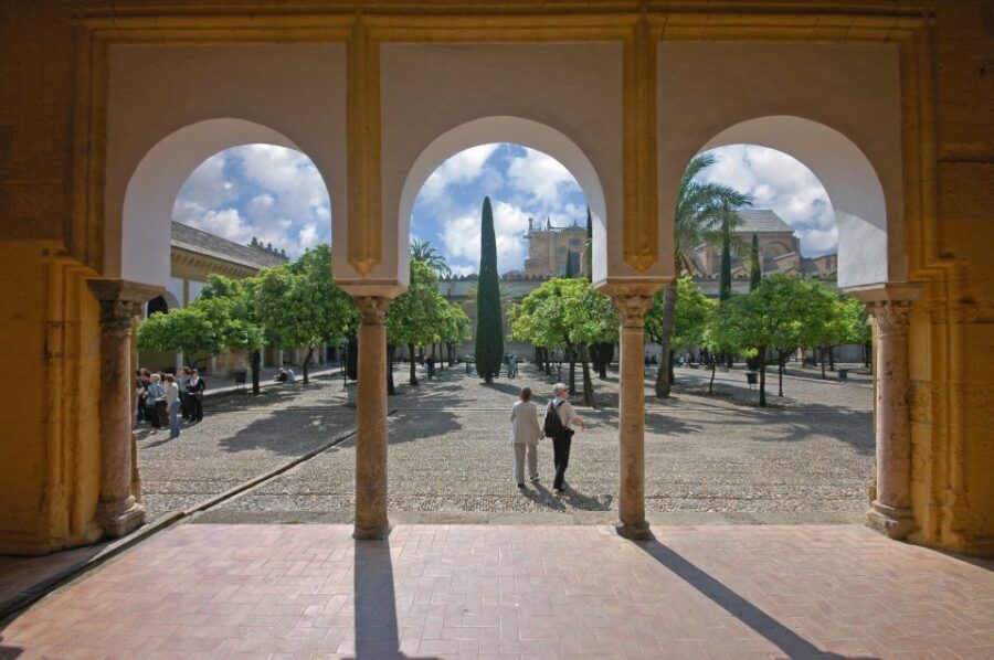 Cordoba Mosque & Jewish Quarter Tour with Tickets - The Experience in Practice