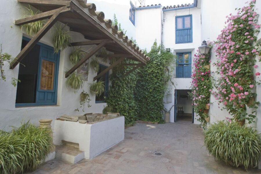 Córdoba: Viana Palace Gardens and Patios Entry Ticket - Architectural and Botanical Highlights