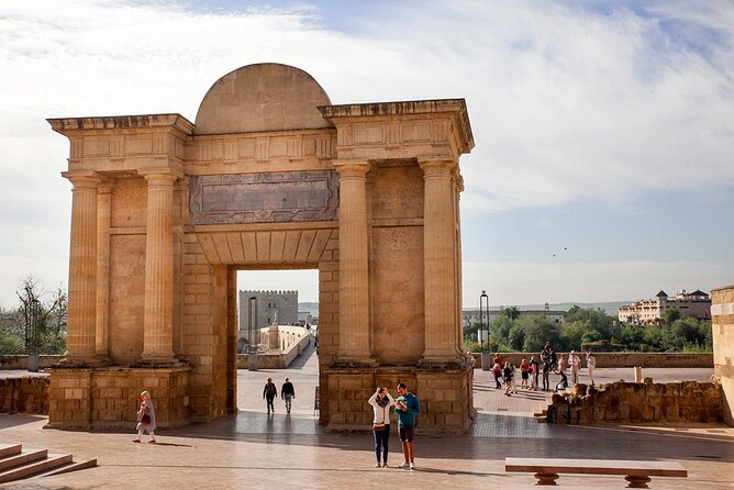 Cordoba's Historical Treasures: A Walking Tour - Discovering Cordoba’s Top Landmarks in Two Hours