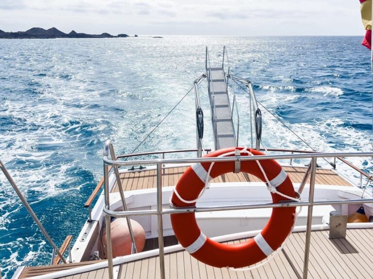 Corralejo: Return Ferry Ticket to Lobos Island Fuerteventura - What to See and Do on Lobos Island