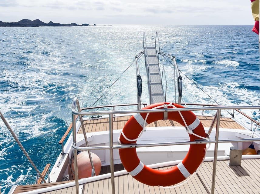 Corralejo: Return Ferry Ticket to Lobos Island Fuerteventura - What to See and Do on Lobos Island