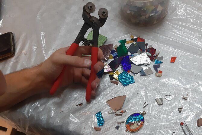 Create your own jewellery in Gaudí-style - The Itinerary in Detail