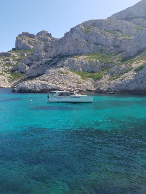 Cruise, Coffee and Swimming in the Calanques of Frioul - An Honest Look at What to Expect