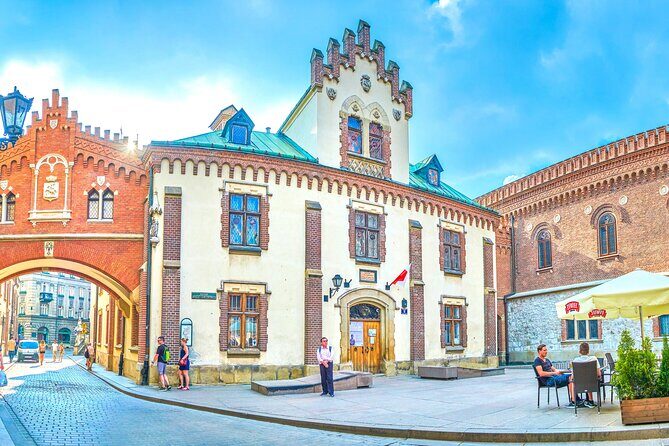 Czartoryski Palace Museum Tickets and Krakow Old Town Tour - The Itinerary in Detail