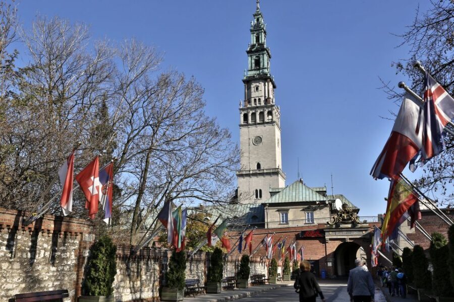Czestochowa: The Black Madonna Day Tour from Krakow - The Majestic Jasna Góra Monastery