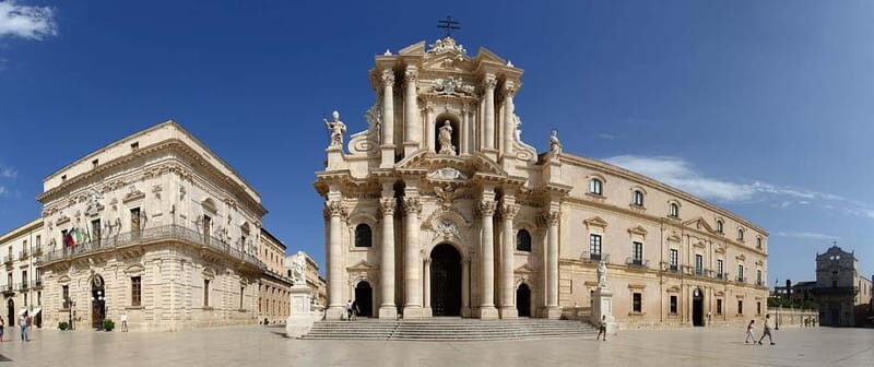 Da Taormina : Tour di Catania e Siracusa - Exploring Catania: A Baroque and Urban Feast