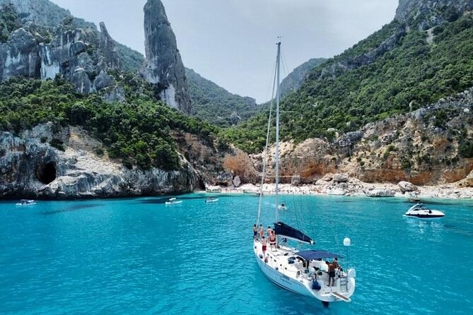 Daily sailing trip in the Orosei coves with lunch - Key Points: