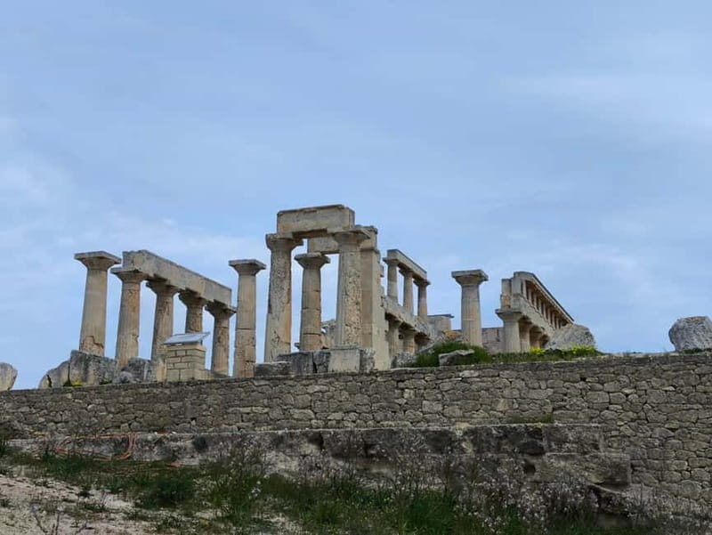 Daily Tour on Aegina sights by SUV and swimming in the sea - An in-depth look at the Aegina day tour
