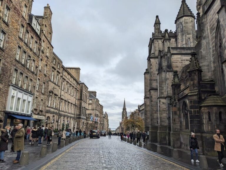 Dark Stories of Edinburgh: walking tour in French - Why Choose This Tour?