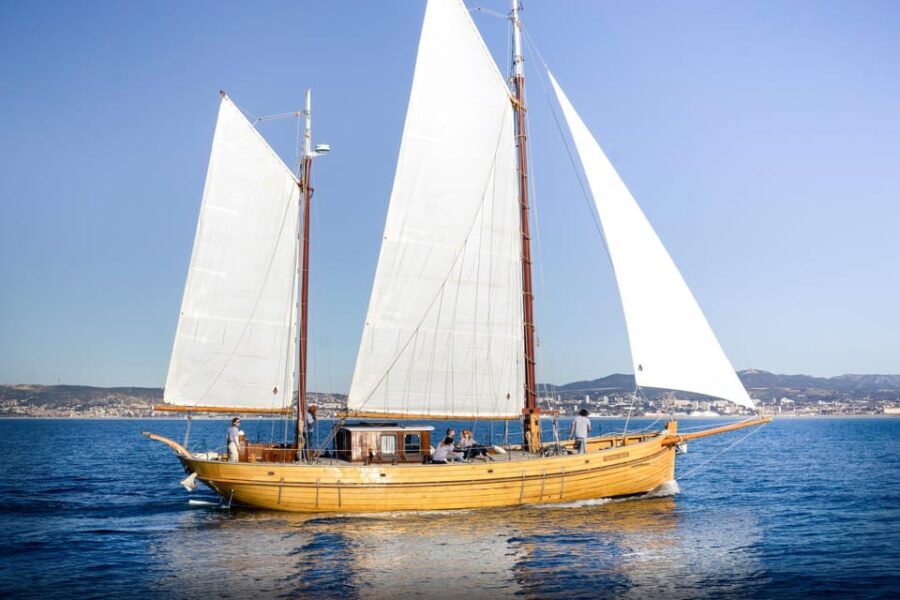 Day sail in the heart of the Calanques with lunch - The Cost and Value