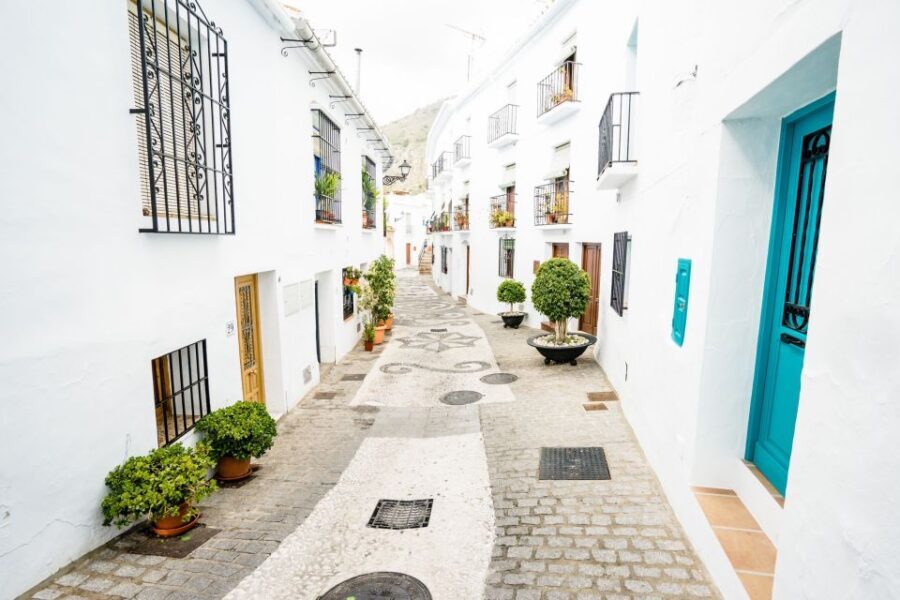 Day Tour to Frigiliana & Nerja from Granada - Who Will Get the Most Out of This Tour