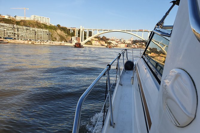 Day trip by private yacht to Curva da Lomba from Porto - Exploring the Charm of a Private Yacht Trip to Curva da Lomba from Porto