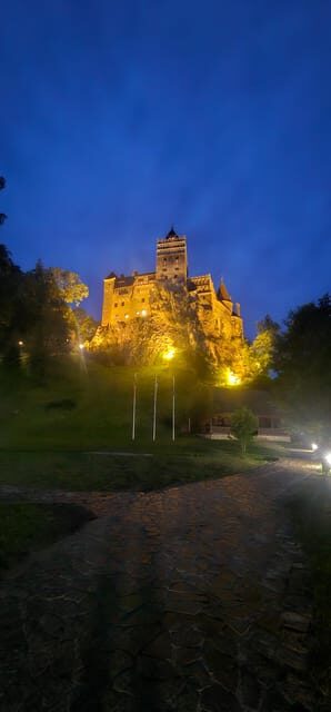 Day Trip to Bran Dracula's Castle and Peles Castle - Exploring the Itinerary and Highlights
