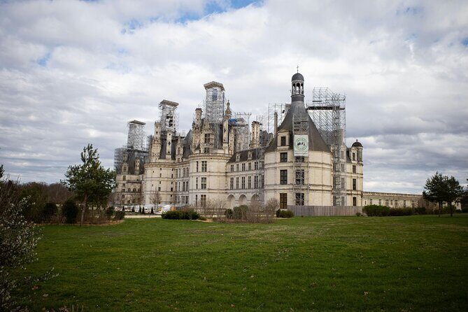 Day Trip to Loire Castles - Transport and Group Size