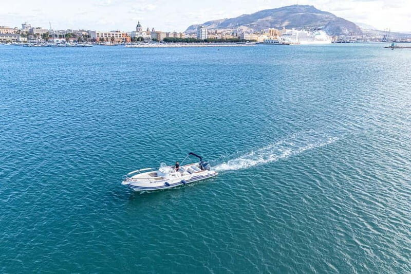 Day trip to the Egadi Islands: A day on a rubber dinghy from Trapani to Favignana and Levanzo - The boat itself: comfort and safety