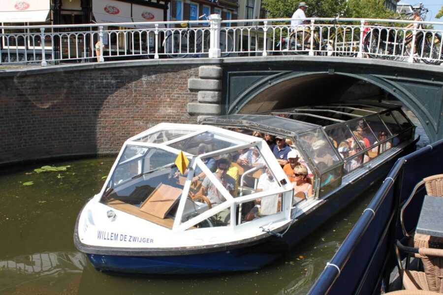 Delft: Canal Cruise with Guided Commentary - Guided Commentary: Knowledgeable and Entertaining