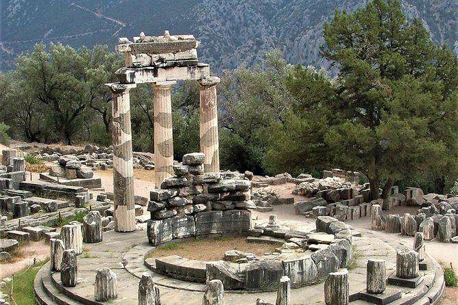 Delphi full day tour from Athens - Arachova: Mountain Charm and Local Flavor